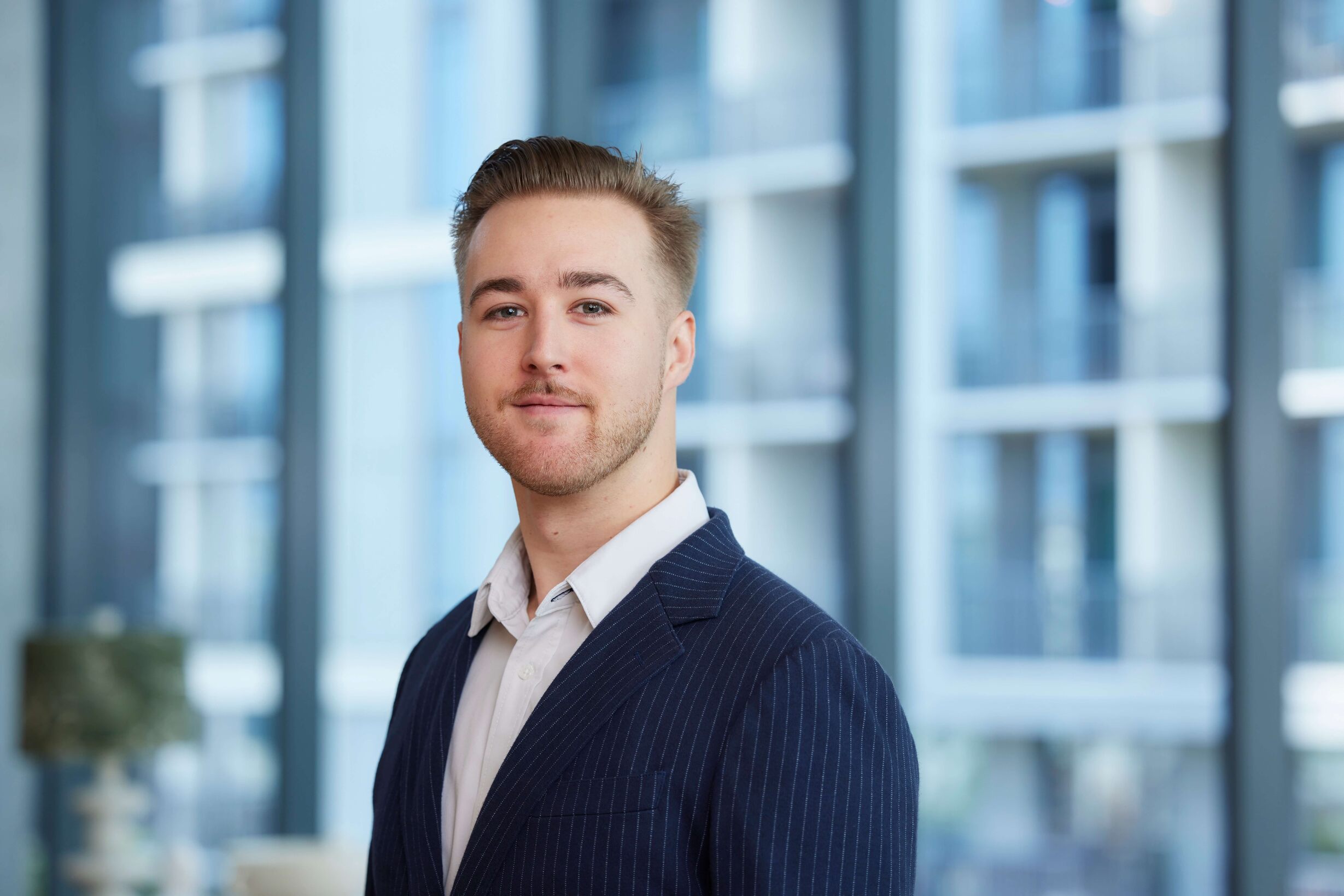 Kyle Rhodes - Seven Hills